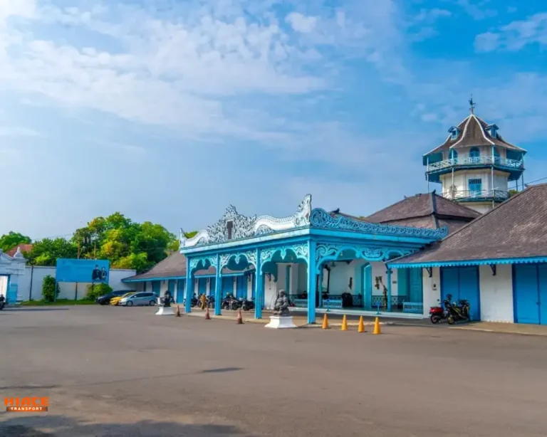 Keraton Surakarta Hadiningrat | Sejarah & Daya Tarik Wisata Solo