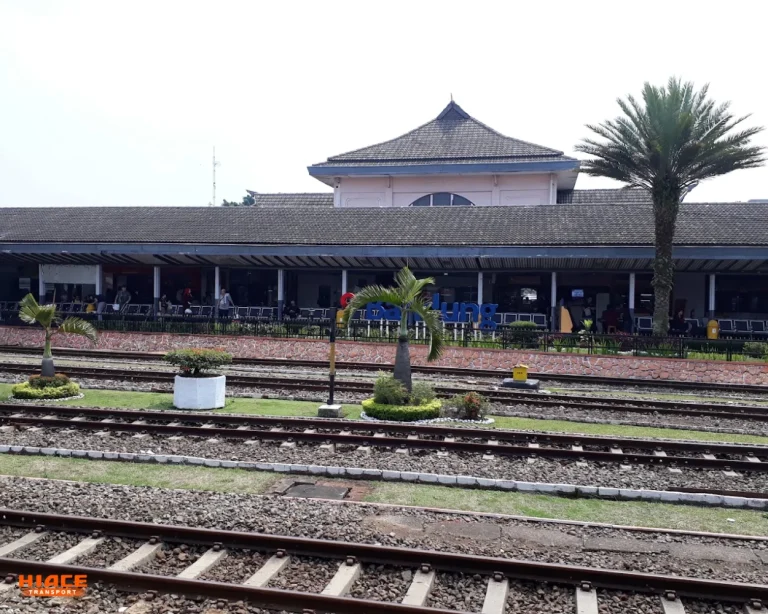 Stasiun Bandung: Lokasi, Jadwal Kereta, dan Akses Transportasi